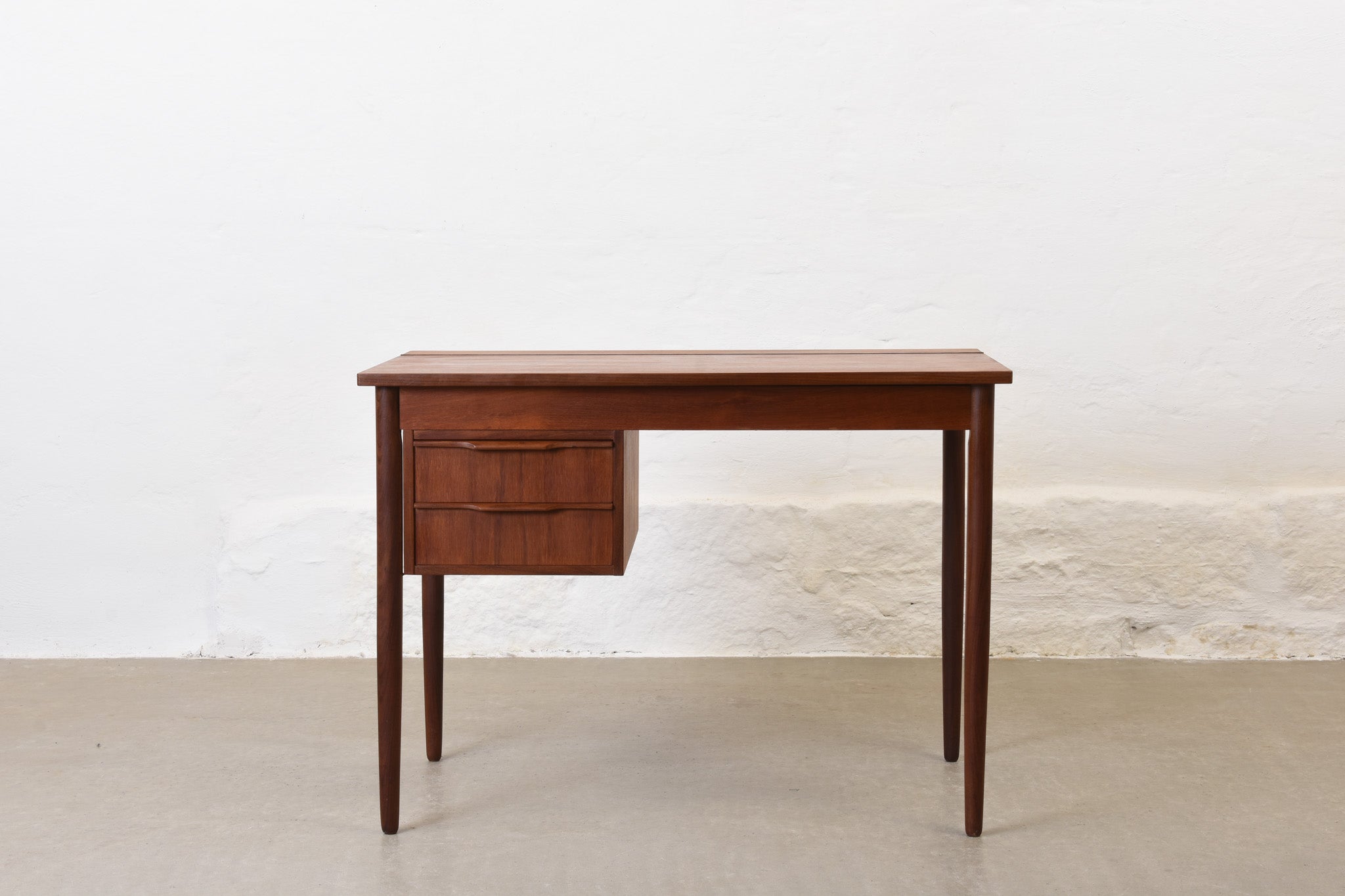 1960s single pedestal teak desk – CHASE & SORENSEN