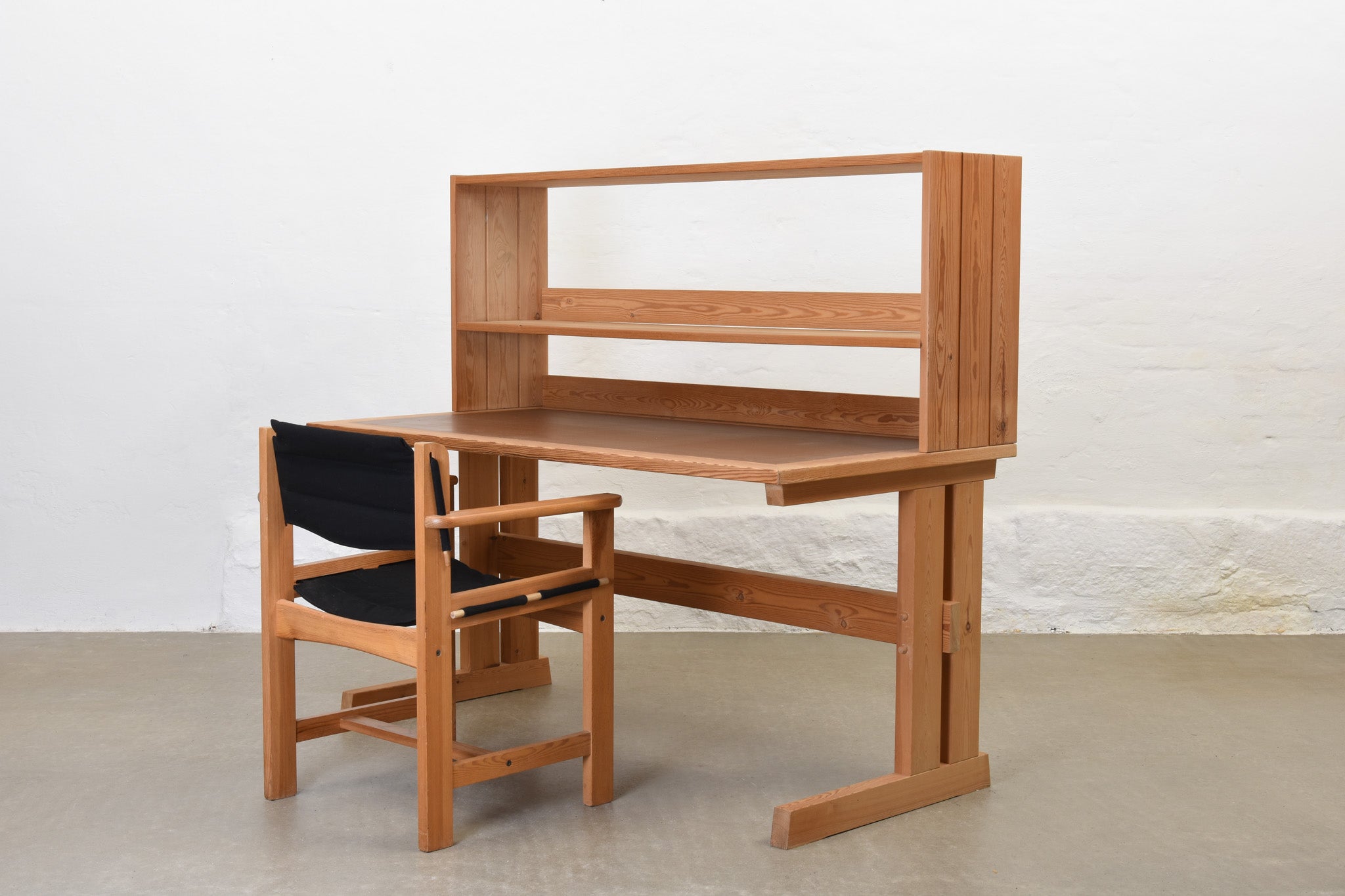 1970s pine desk with bookshelf – CHASE & SORENSEN