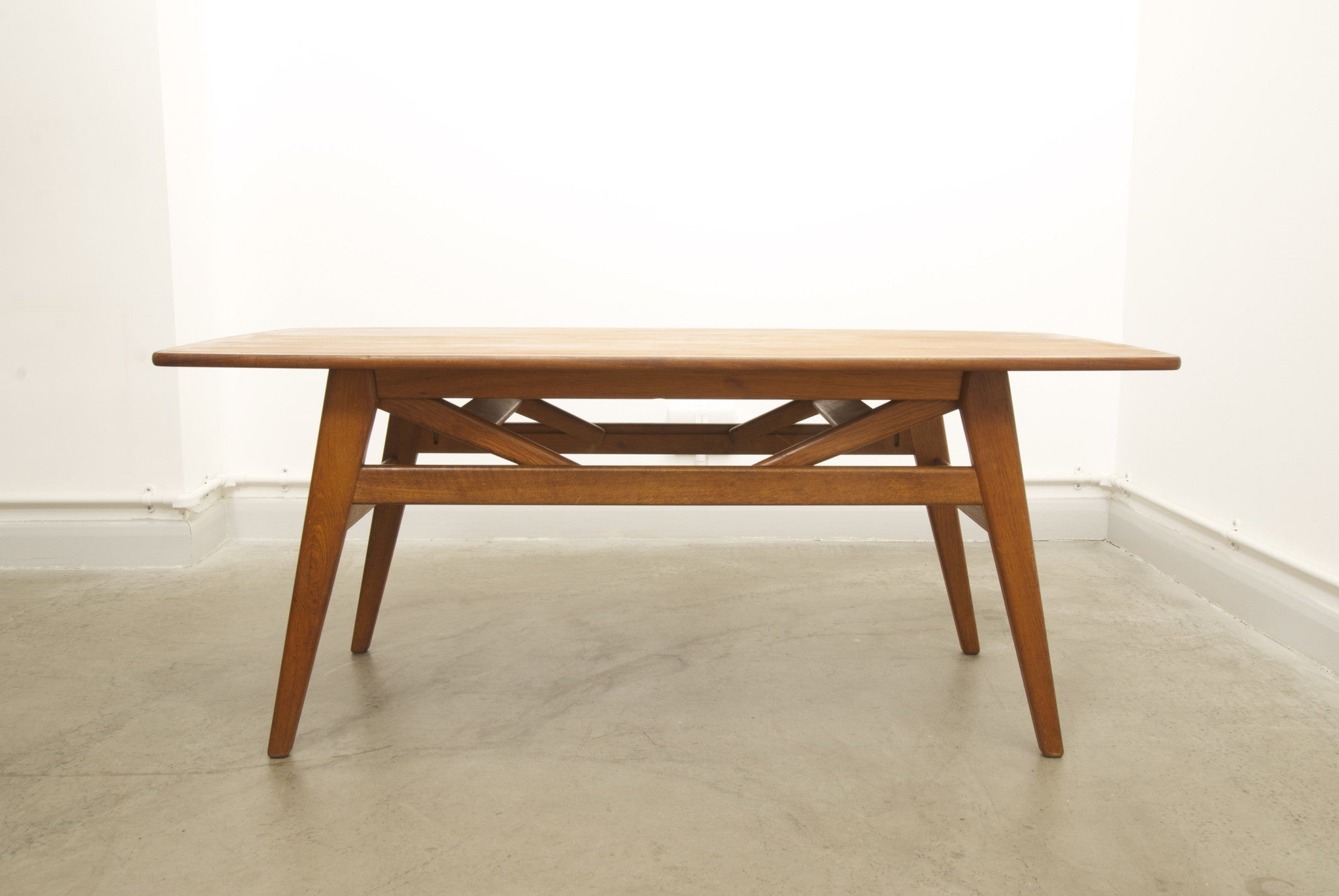 Coffee / dining table – CHASE & SORENSEN