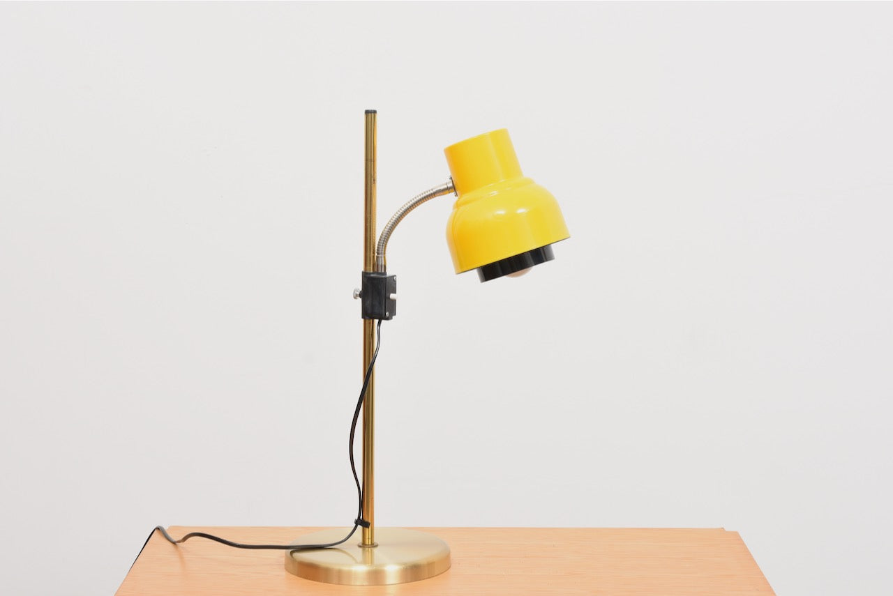 Vintage table lamp with yellow shade – CHASE & SORENSEN