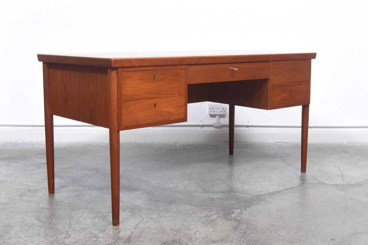 Teak desk with five drawers – CHASE & SORENSEN