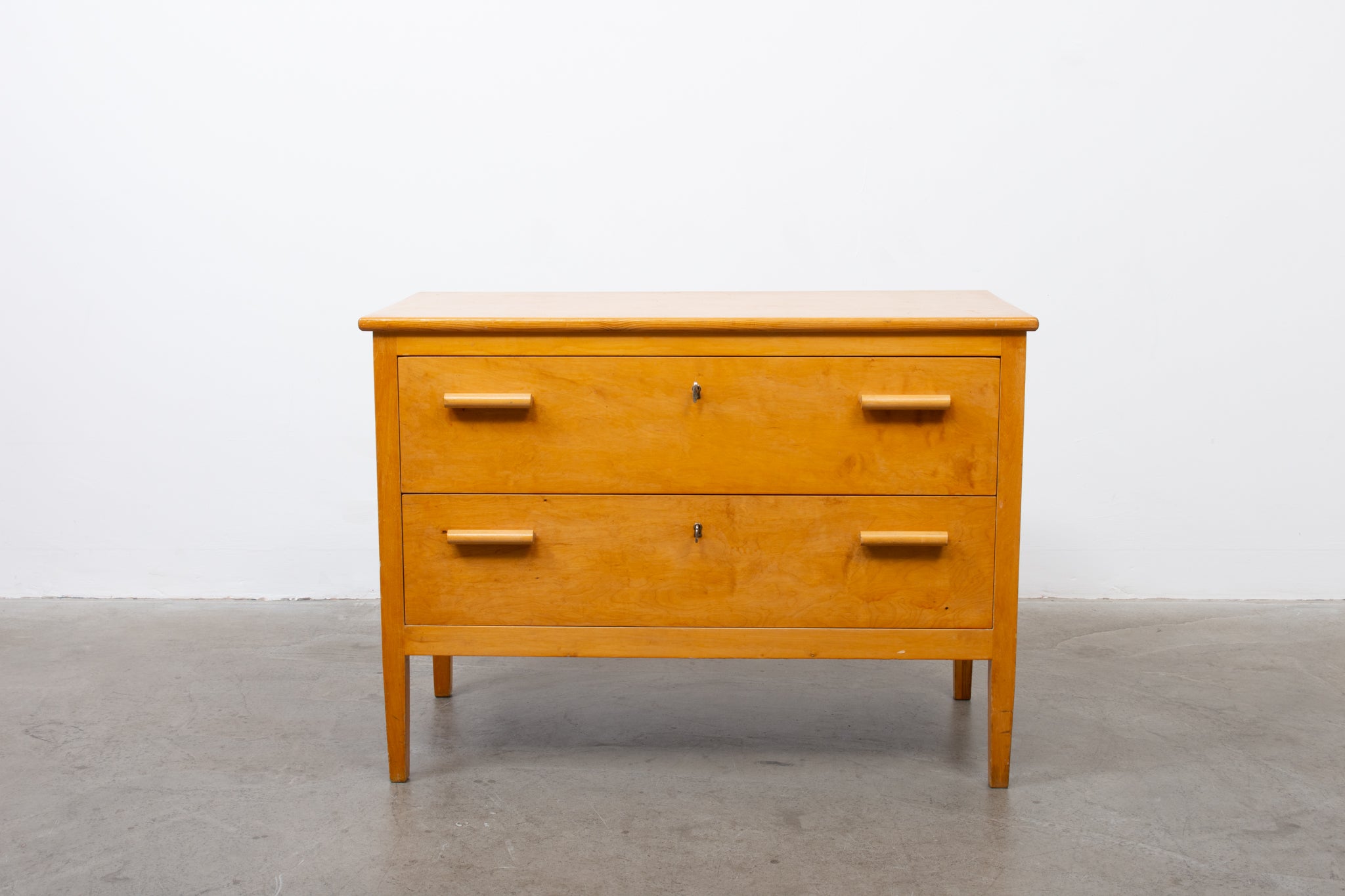 1940s low chest in birch – CHASE & SORENSEN