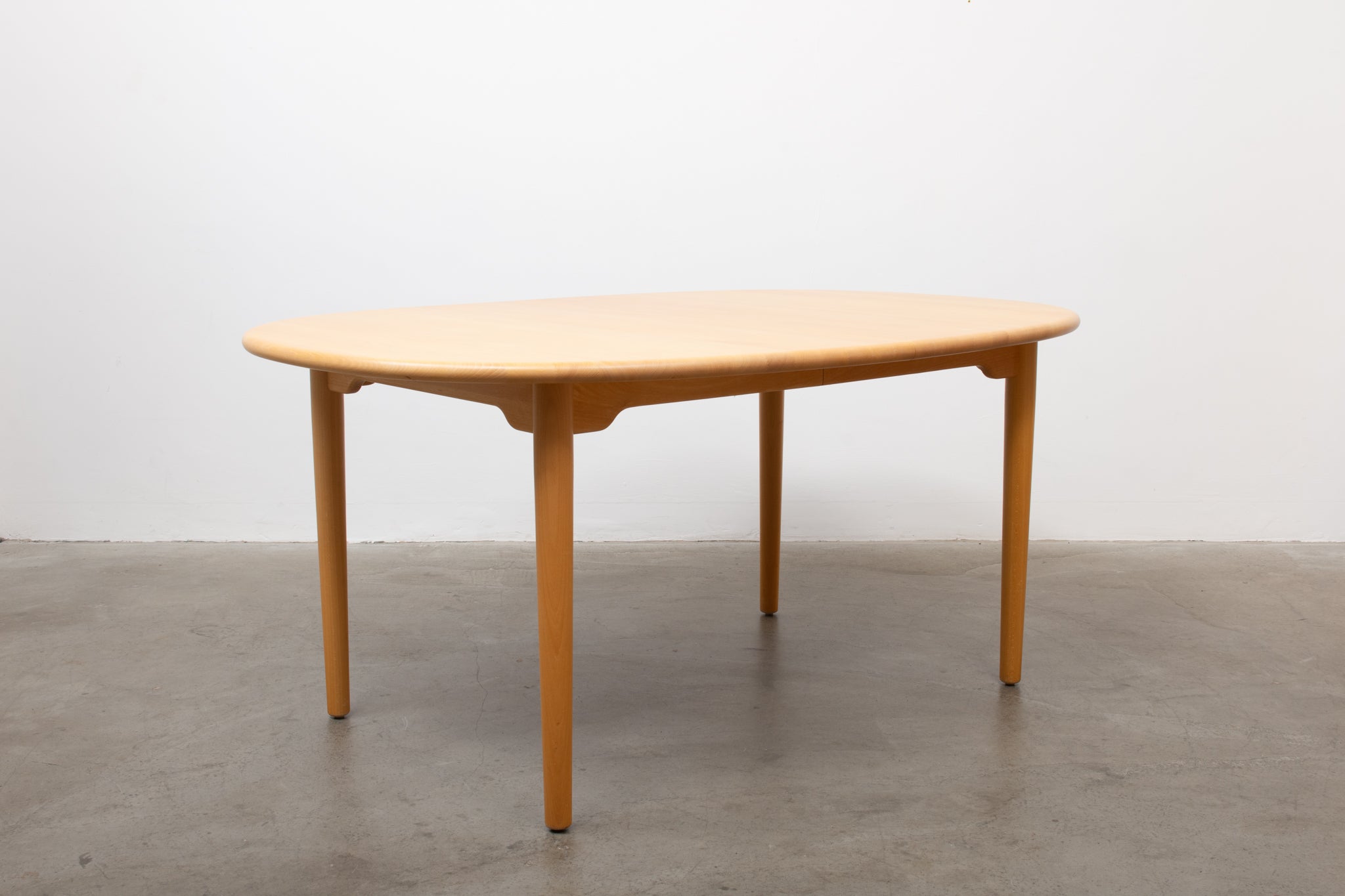 Extending dining table by Brødrene Andersen – CHASE & SORENSEN