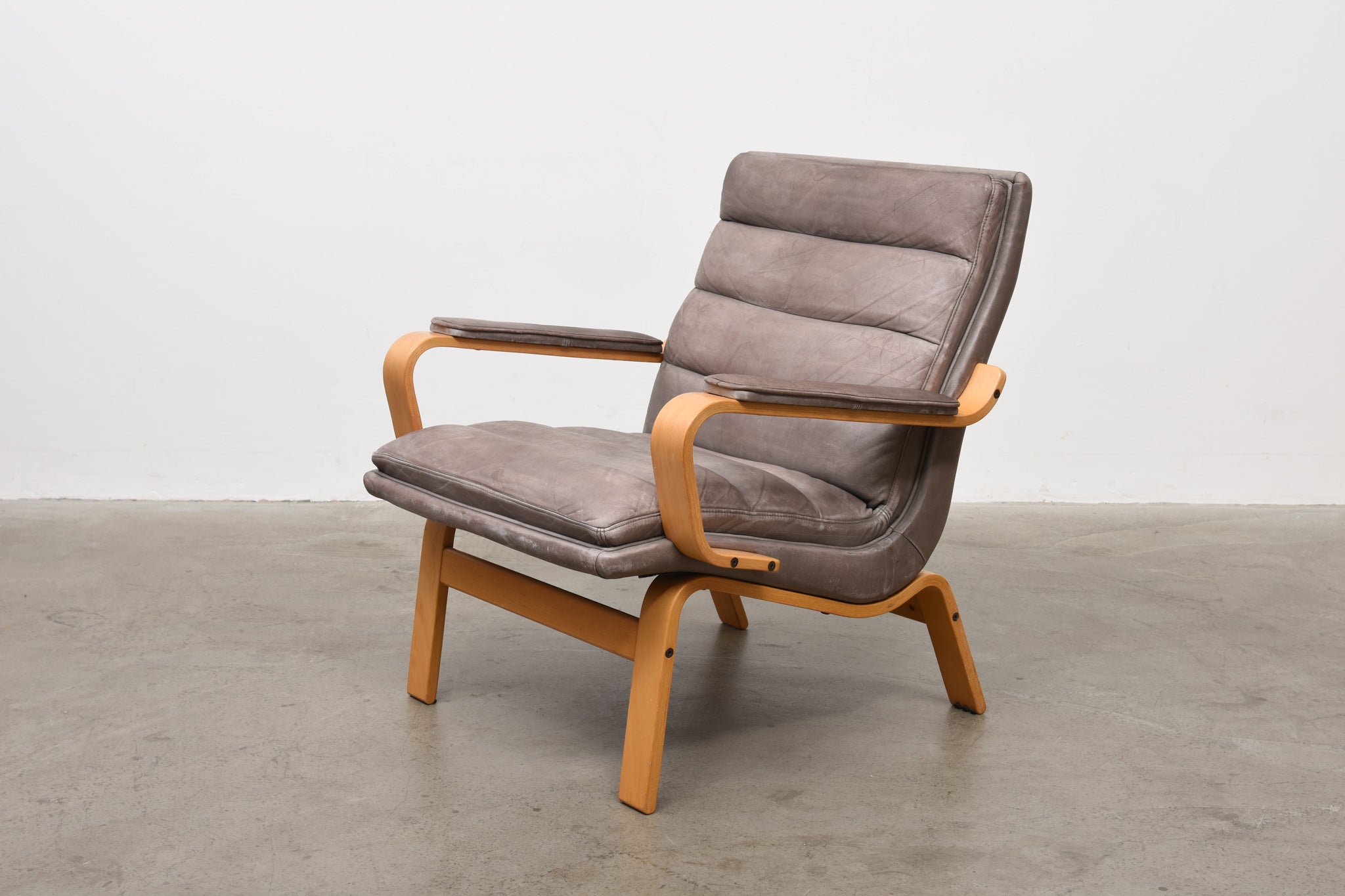 1980s beech + leather lounger – CHASE & SORENSEN